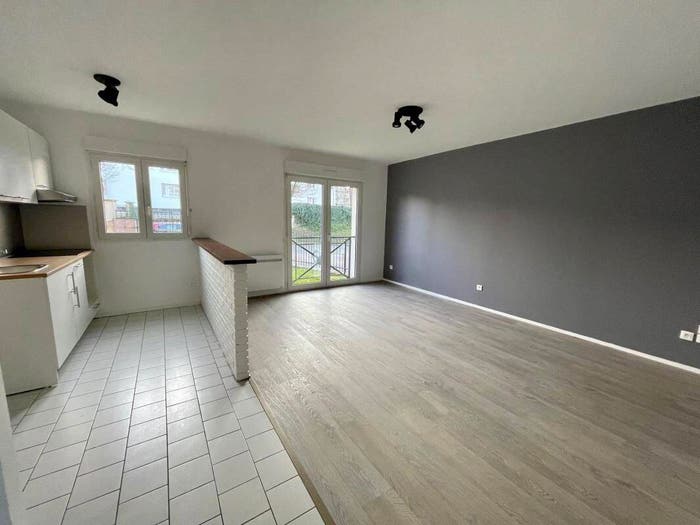 Appartement 2 pièces à Centre Bourg, Épône, à louer