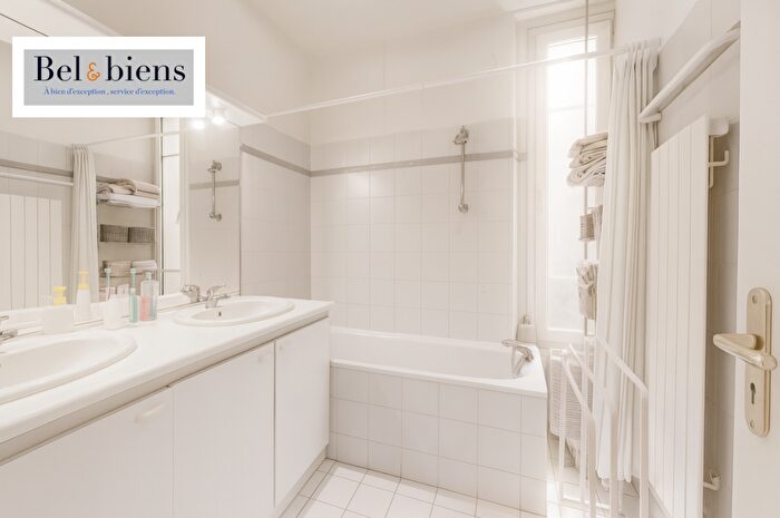Paris 7ème, Champ de Mars : Appartement 4 pièces à vendre