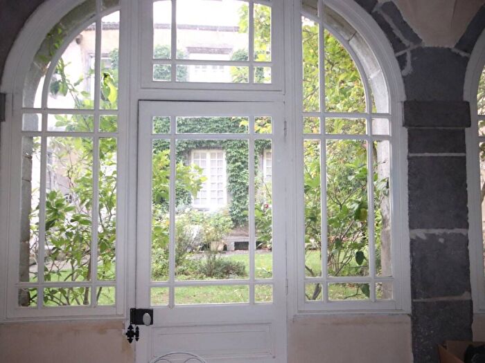 Maison à louer - Centre, Riom - 8 pièces - 5 chambres