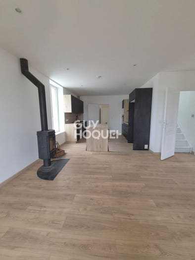 Maison 5 pièces à Saint-Hilliers, à vendre