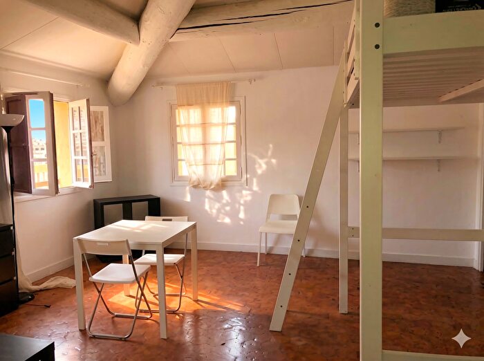 Appartement à louer - Aix-en-Provence, Centre-ville - 1 pièce