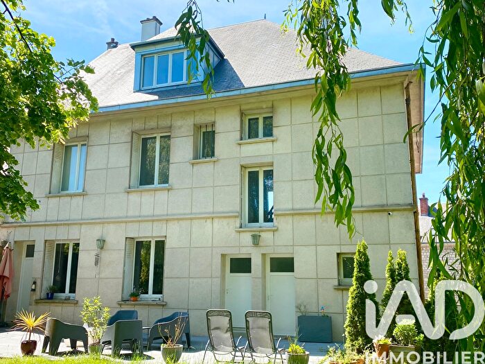 Maison 8 pièces à La Loupe, à vendre