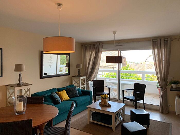 Appartement à louer - Saint Pierre, Royan - 3 pièces - 2 chambres