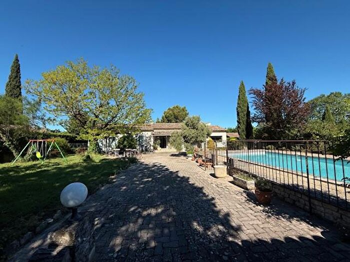 Maison 8 pièces à Lagnes, à vendre