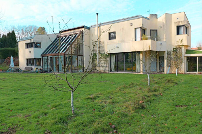 Maison à vendre - Jouars-Pontchartrain - 8 pièces - 4 chambres