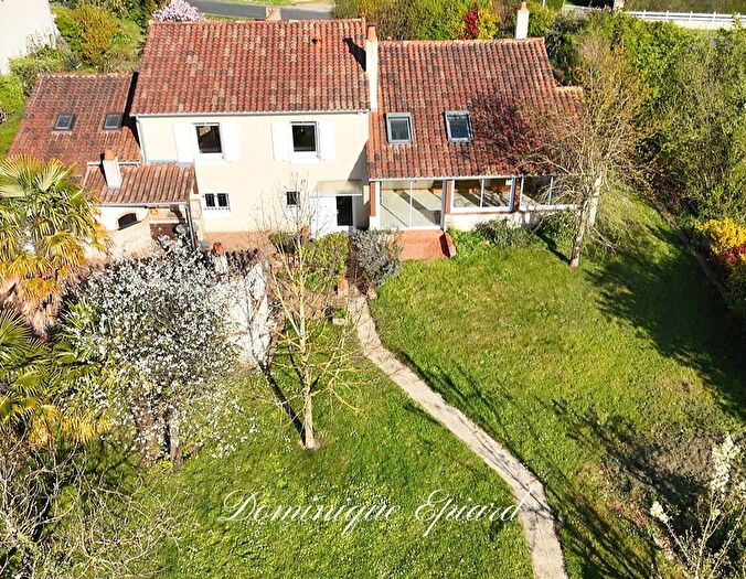 Maison à vendre - Nouaillé-Maupertuis - 5 pièces - 3 chambres