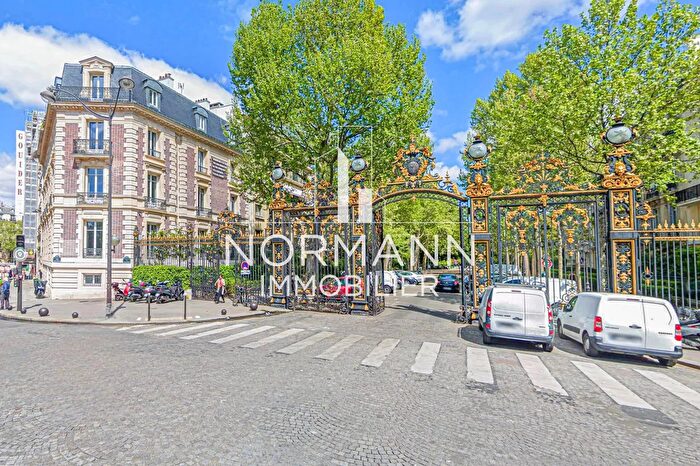 Appartement à vendre - Paris e , Courcelles, Wagram - 6 pièces - 3 chambres