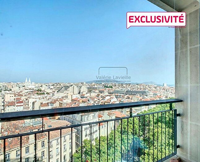 Appartement 5 pièces à Belsunce, Marseille 1er arrondissement, à louer
