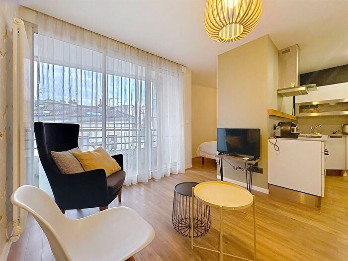 Appartement à louer - Reims, Centre-ville - 1 pièce - 1 chambre