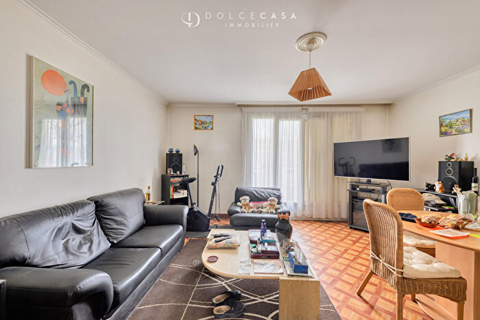 Appartement à vendre - Livry-Gargan, Centre-ville - 2 pièces - 1 chambre