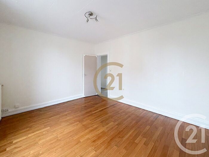 Appartement à louer - Belfort, Jean-Jaurès, Châteaudun - 3 pièces - 1 chambre