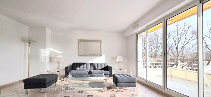 Appartement à louer - Neuilly-sur-Seine, Parc de Neuilly - 3 pièces - 2 chambres