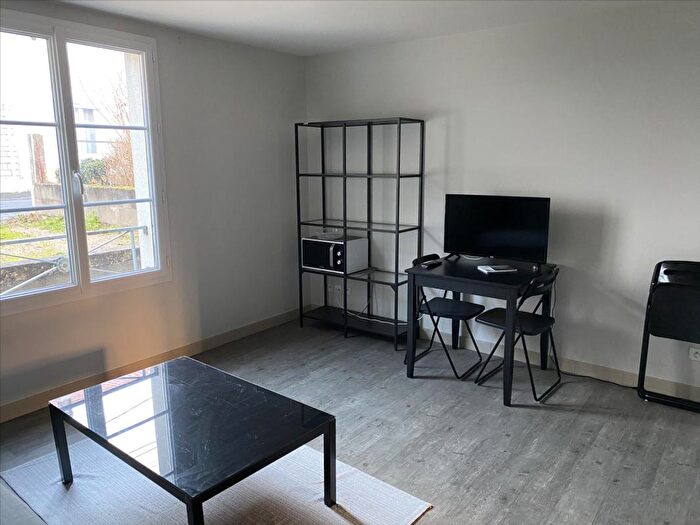 Appartement à louer - Angoulême, Saint-Ausone, Saint-Martin - 2 pièces - 1 chambre