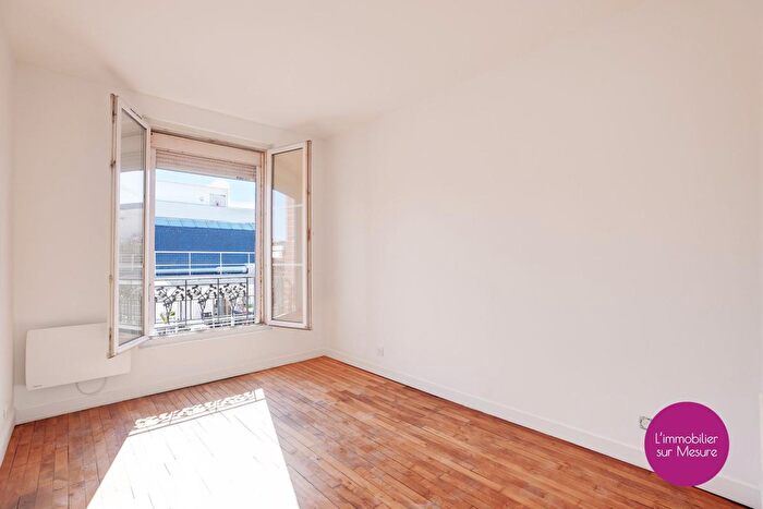 Appartement 2 pièces à Asnières-sur-Seine, Centre-ville, à vendre
