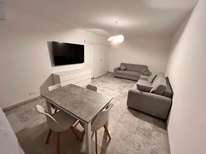 Appartement à louer - Antibes - 2 pièces - 1 chambre