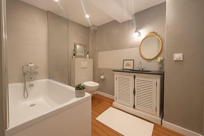 Maison à vendre - Grasse, Magagnosc, Saint-Mathieu - 6 pièces - 5 chambres