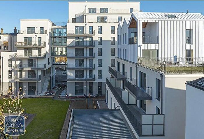 Appartement à louer - Quartiers Sud-Est, Francisco Ferrer - 1 pièce