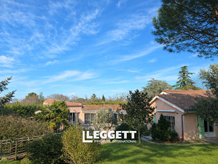 Maison à vendre - Saint-Genis-Laval, Centre-ville - 10 pièces - 7 chambres