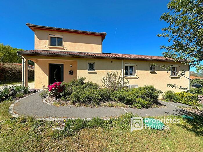 Maison 8 pièces à vendre à Orléat