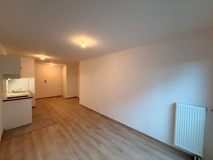 Appartement à louer - Cheminots-Acacias-Faubourg de Lille, Valenciennes - 2 pièces - 1 chambre
