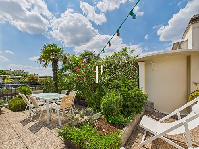 Neuilly-sur-Seine, Saint-James, Madrid : Appartement 4 pièces à vendre