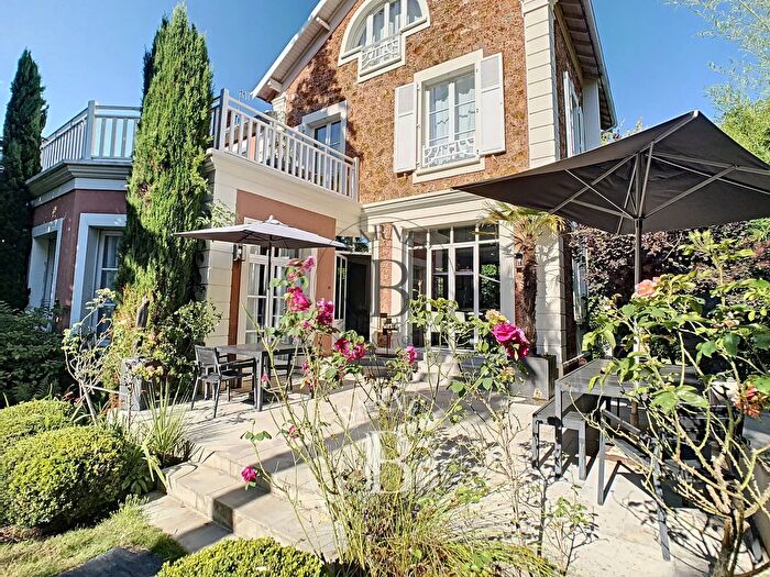 Vaucresson - Maison 8 pièces à louer