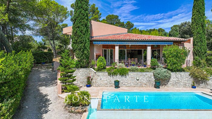 Maison à vendre - Nîmes, Terres de Rouvière, LEau Bouillie - 5 pièces - 4 chambres