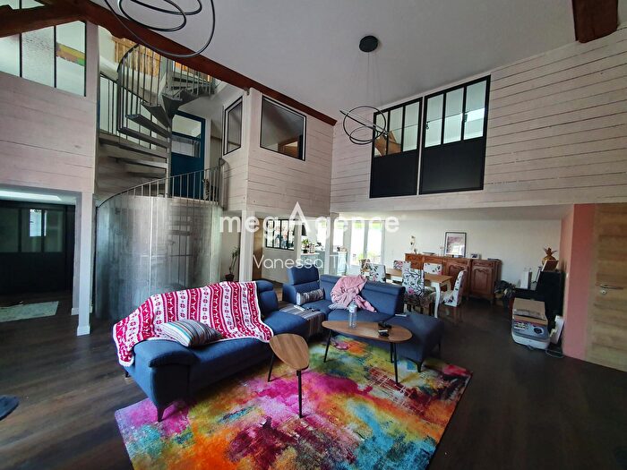 Maison à vendre - Romilly-sur-Seine, Centre-ville, Gare, Lion, Les Hauts Buissons - 6 pièces - 3 chambres