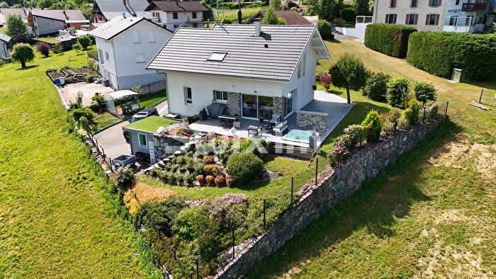 Maison 7 pièces à Pers-Jussy, à vendre