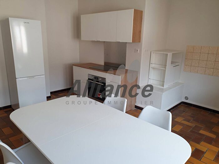 Appartement à louer - Luxeuil-les-Bains - 3 pièces - 2 chambres