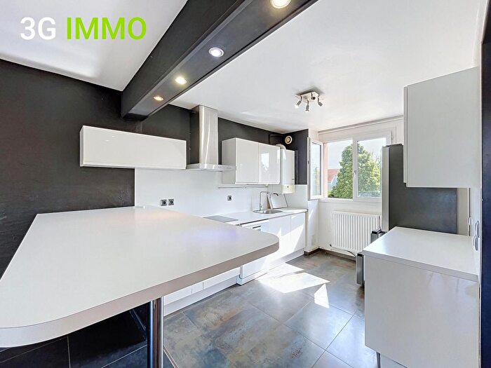 Issou - Appartement 5 pièces à vendre