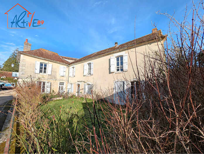 Escamps - Maison 9 pièces à vendre