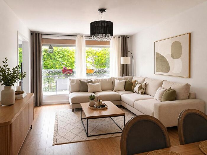 Appartement 5 pièces à Courbevoie, Marceau République, à vendre