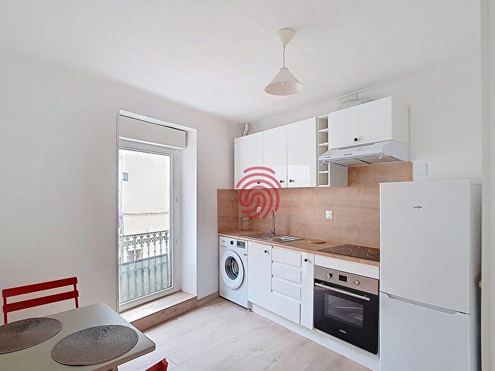 Appartement à louer - Béziers, Neuf Ecluses, Gasquinoy - 1 pièce - 1 chambre