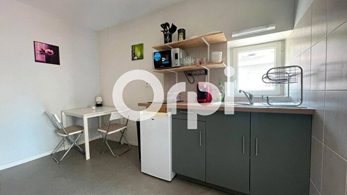 Appartement à louer - Centre, Rive-de-Gier - 1 pièce