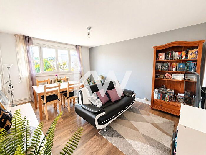 Appartement à vendre - Saint-Priest-en-Jarez - 4 pièces - 3 chambres