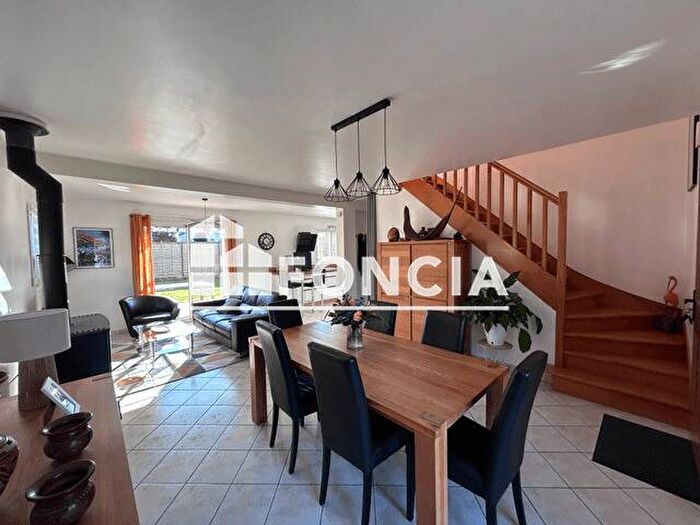 Maison à louer - Elven - 6 pièces - 5 chambres