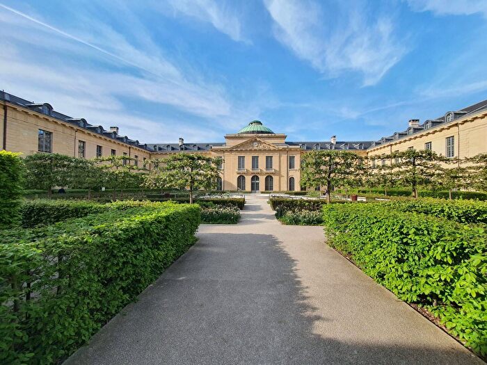 Appartement à louer - Notre Dame, Versailles - 2 pièces - 1 chambre