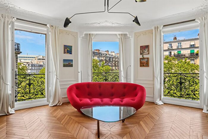 Paris 9ème, Clichy, Trinité : Appartement 6 pièces à vendre