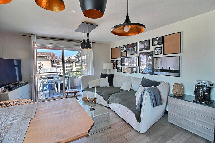 Appartement à vendre - Vétraz-Monthoux - 3 pièces - 2 chambres