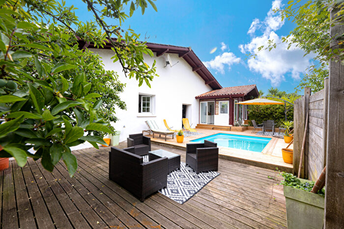 Urrugne : Maison 10 pièces à vendre