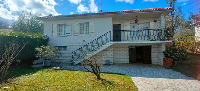 Maison à vendre - Ribérac - 6 pièces - 4 chambres