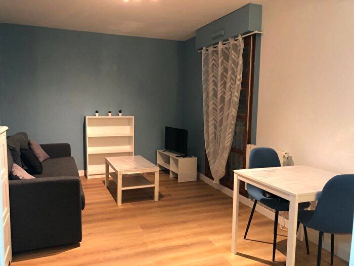 Colline des Pères-Tardy, Saint-Étienne : Appartement 1 pièce à louer