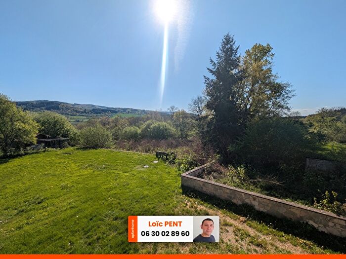 Maison 7 pièces à Saint-Priest-la-Prugne, à vendre