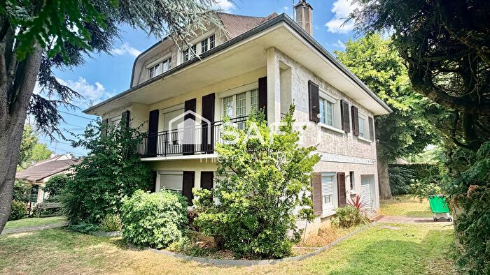 Maison 8 pièces à vendre à Domont, Poiries, Valdomont