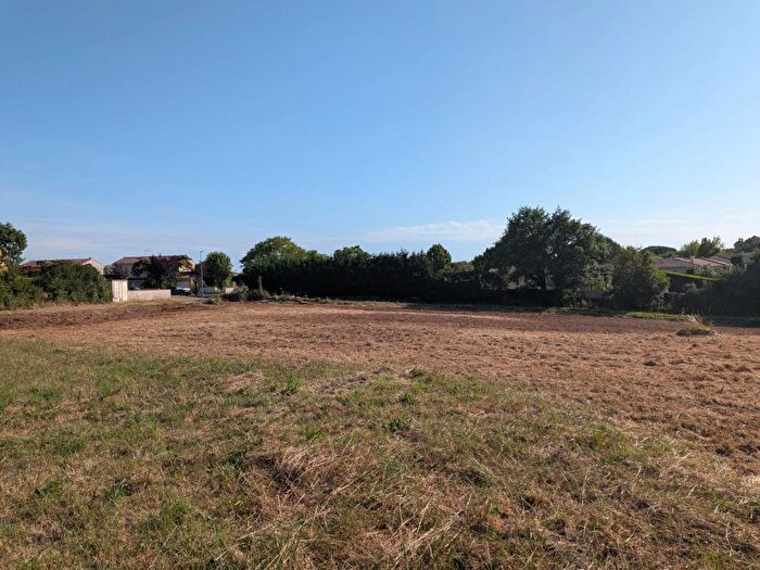 Maison 4 pièces à Bérat, à vendre