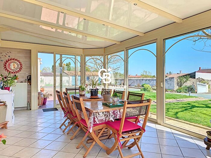 Maison à vendre - Saint-Michel-en-lHerm - 6 pièces - 3 chambres