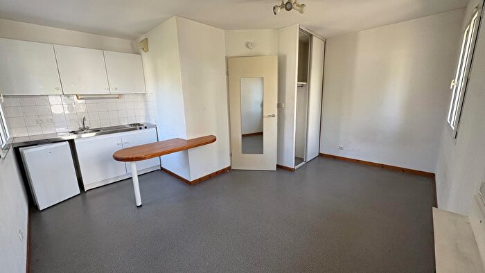Appartement 1 pièce à Chambéry, Centre-ville, à louer