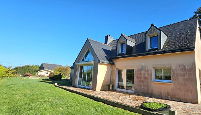 Maison à vendre - Trédarzec - 9 pièces - 4 chambres