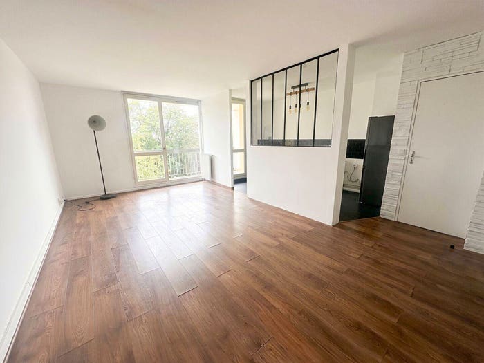 Justice-Heuruelles, Cergy : Appartement 3 pièces à louer